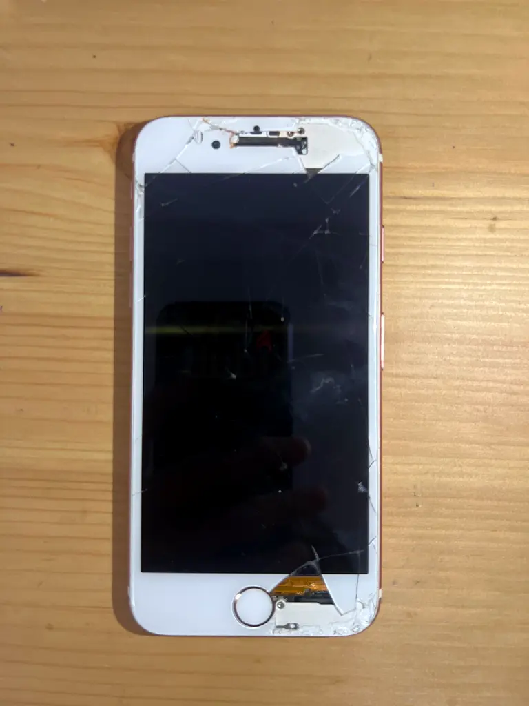 Rose Gold Apple iPhone 7 for Sale | dubizzle Sharjah