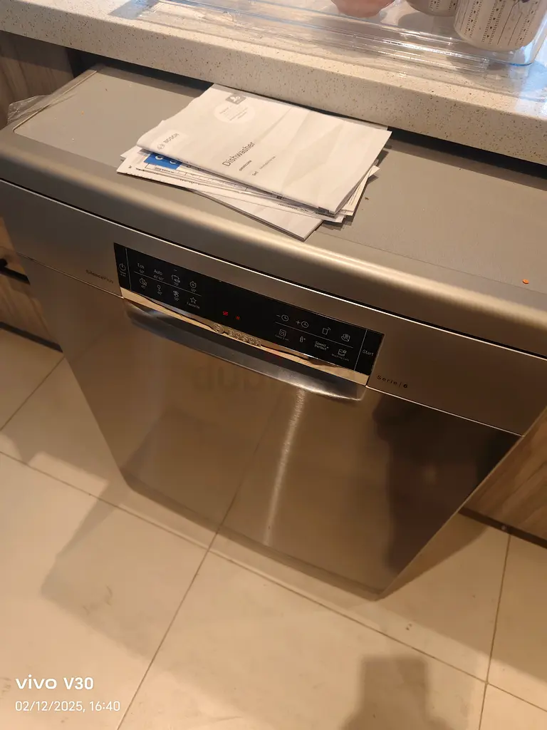 Free delivery Bosch series 6 home connect WiFi 3 rack dishwasher like ...