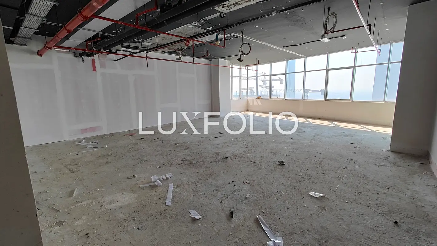 مكتب للإيجار: Shell and Core | Great Deal | High Floor | دوبيزل دبي