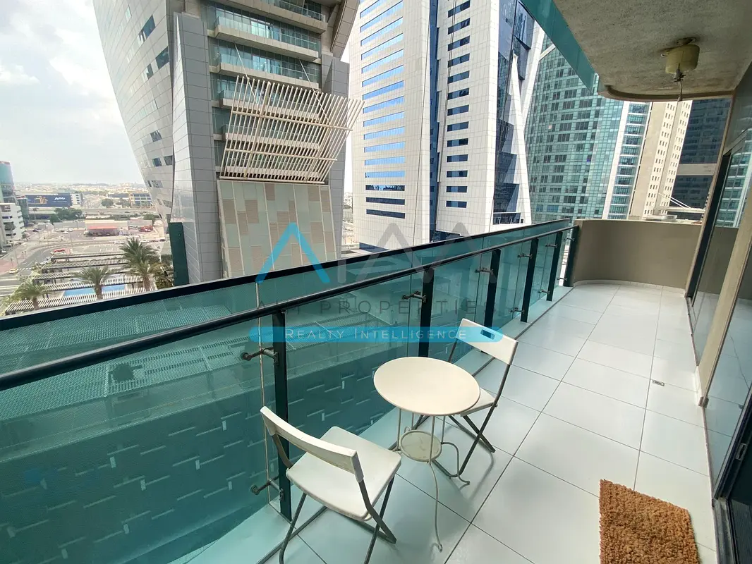 Apartment: Chic 1-Bedroom (Furnished) - Stay with Stunning Skyline ...
