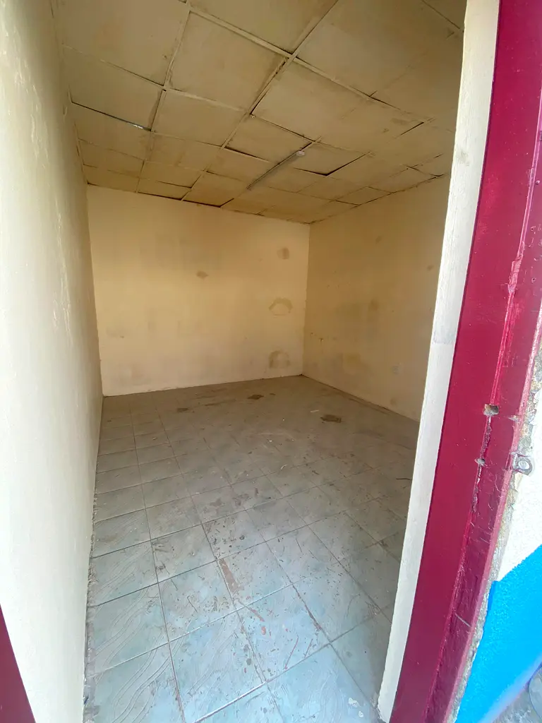 Staff Accommodation: labour's camp with all inclusive / 28 rooms with ...