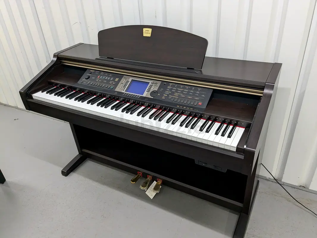 Yamaha Clavinova CVP204 piano in perfect working. Cash on free delivery ...
