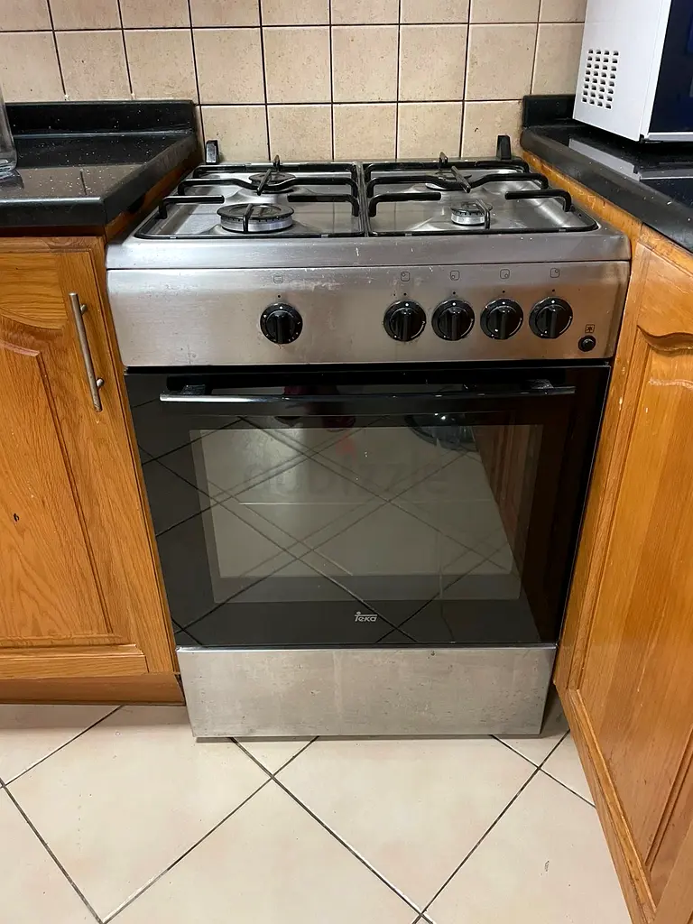 Cooking Range/Gas Stove. 4 burner + Grill Option. German made. Fully functional. With gas ...