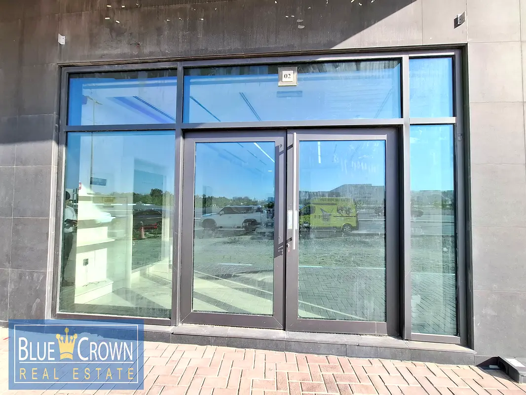 Shop: Perfect for Saloon:Spacious:Washroom:Pantry:Road side view ...