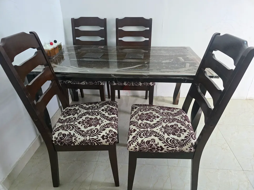 Dining table with chair for sale | dubizzle Sharjah