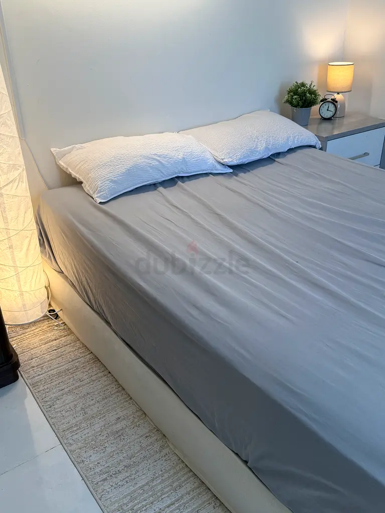 Sealy Mattress Bedroom Set – Great Condition – Only AED 550(pocket ...