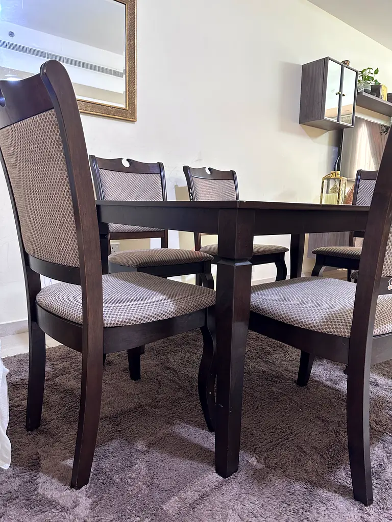6 Seater Dining table:400AED | dubizzle Abu Dhabi