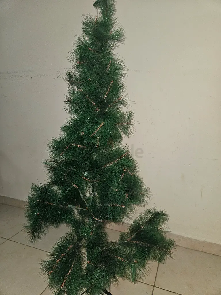 Christmas tree | dubizzle Sharjah