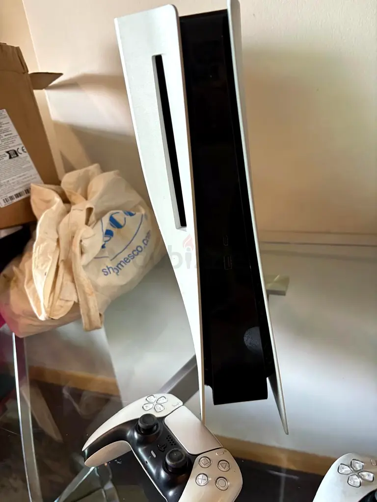 PlayStation 5 PS5 Disc Version + 2 Controllers – Excellent Condition ...