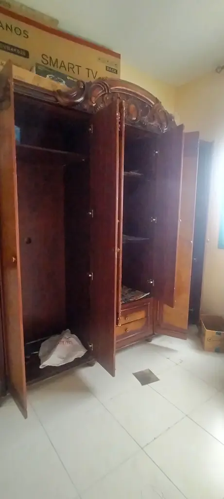 (Urgent sell) Wordrop with stylish finishing. | dubizzle Ajman