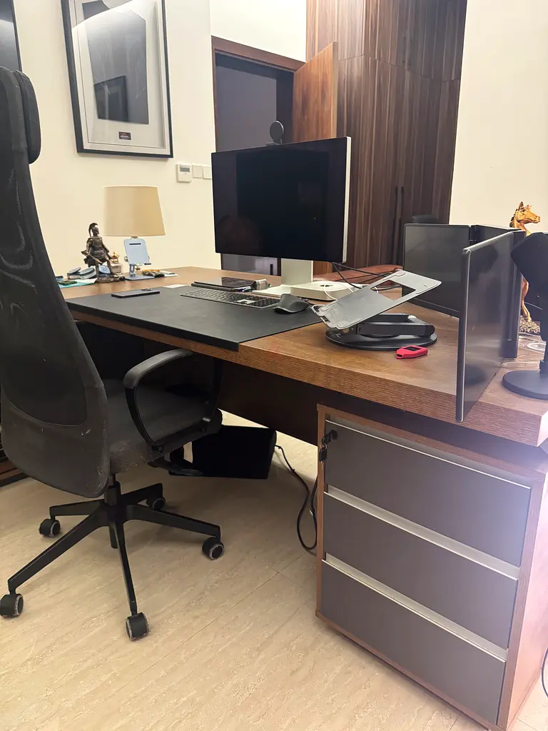 Stylish Modern Office Desk with Lamp and Globe | dubizzle Dubai