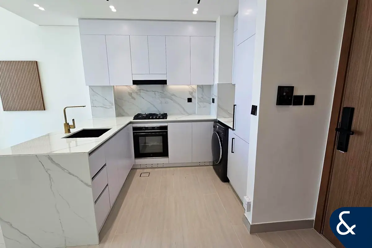 Apartment: High Floor | Skyline View | High Standard | dubizzle Dubai