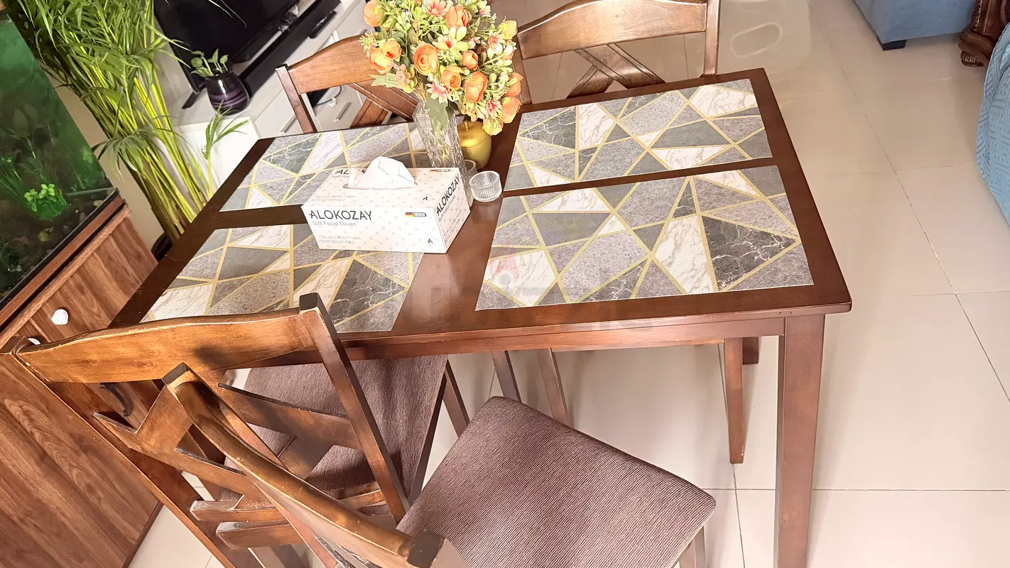Stylish Dining Table with Chairs | dubizzle Sharjah