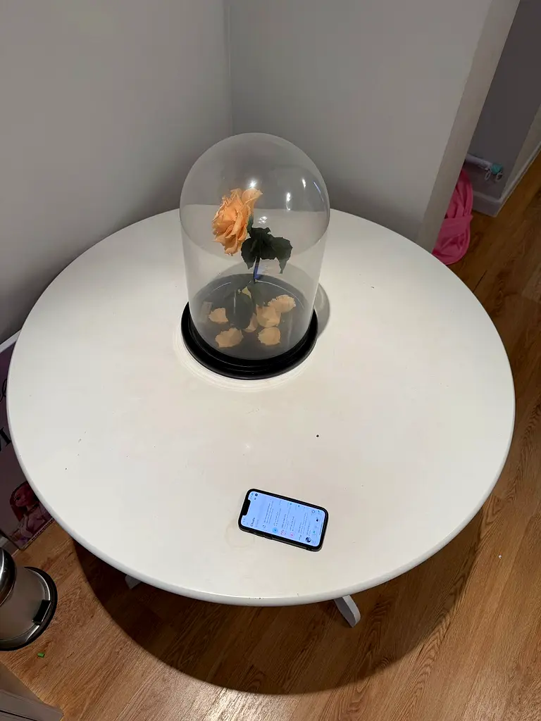 Charming Round White Dining Table | dubizzle Abu Dhabi