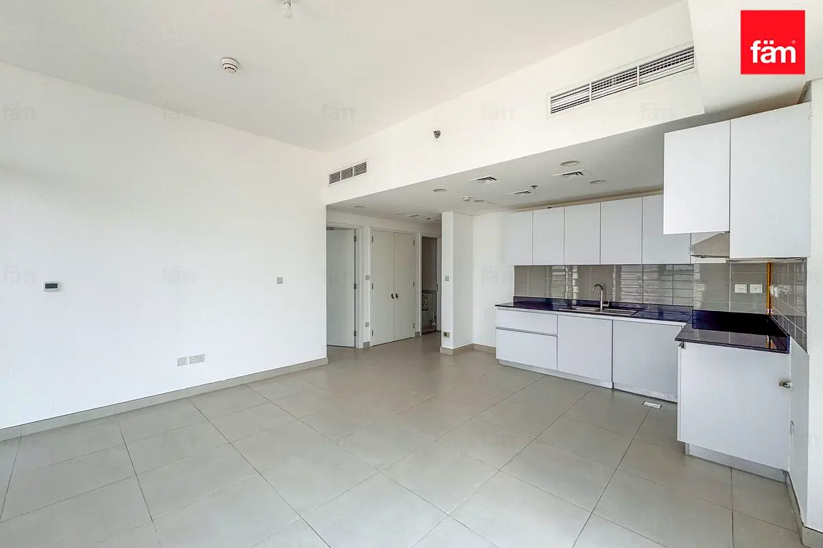 Apartment: Large Layout | High Floor | Park View | dubizzle Dubai
