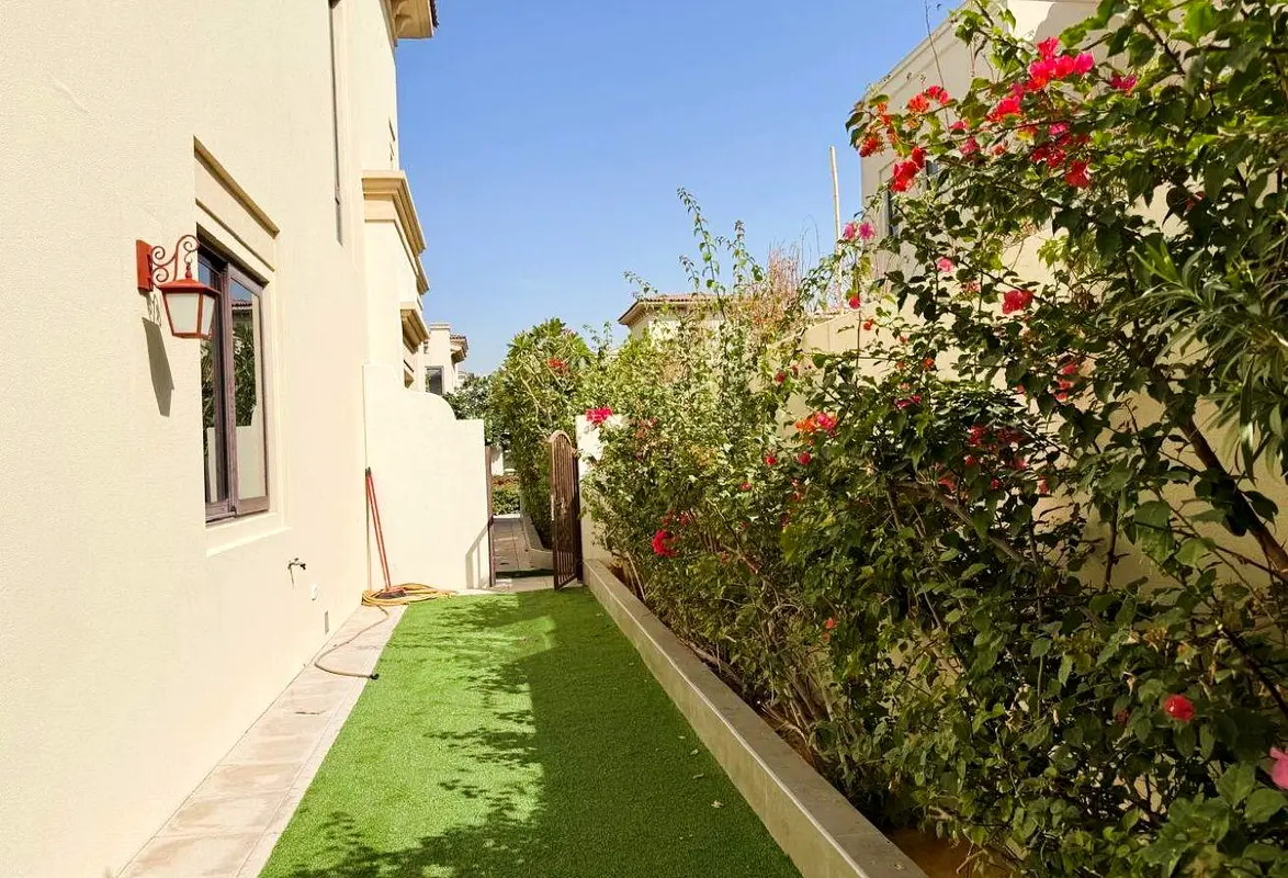 Villa: Upgraded -Type 6 Villa | Prime Location | Vacant | dubizzle Dubai