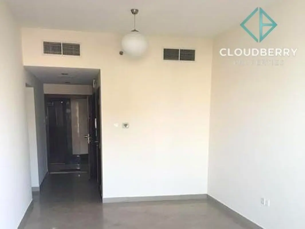 Apartment: Lake View | Prime Location | Well Maintained | dubizzle Dubai