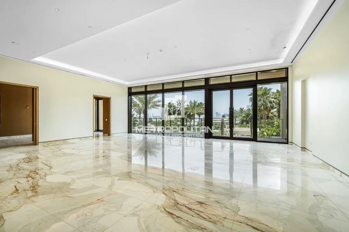 Apartment: Biggest Garden Suite| Palm View | Private Elevator ...