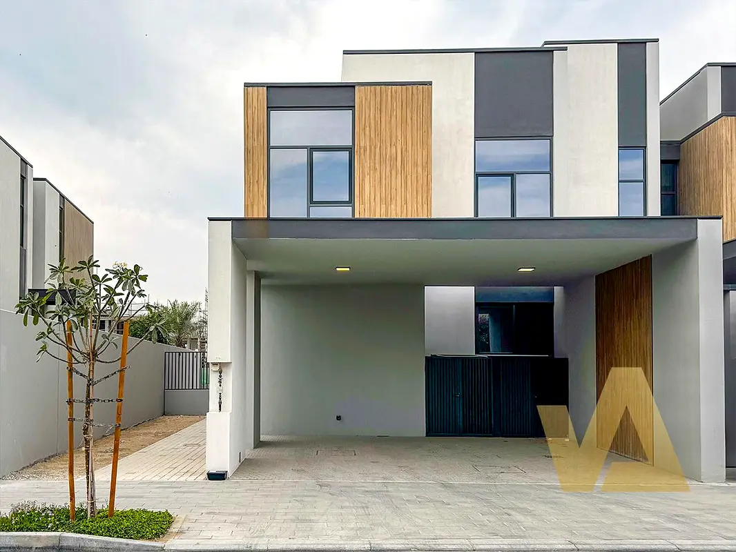 Villa: SINGLE ROW | READY TO MOVE IN | SPACIOUS | dubizzle Dubai