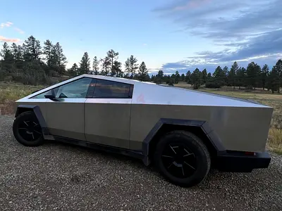 5+ doors Used Tesla Cybertruck for sale in Abu Dhabi | dubizzle