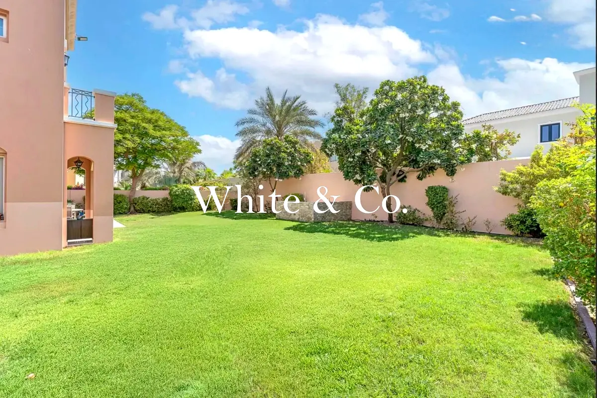 Villa: Type 17 | Expansive Plot | Vacant on Transfer | dubizzle Dubai