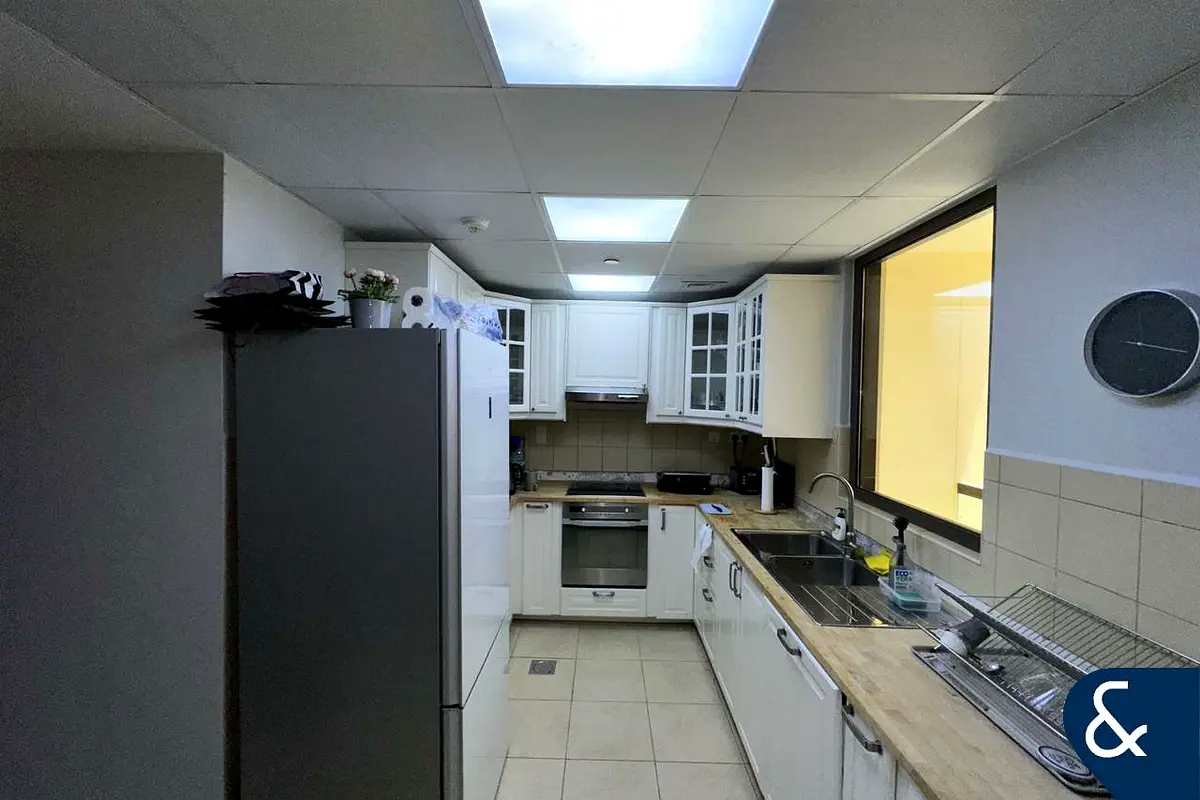 Apartment: Large Layout | Vacant | Marina View | 1 Bed | dubizzle Dubai