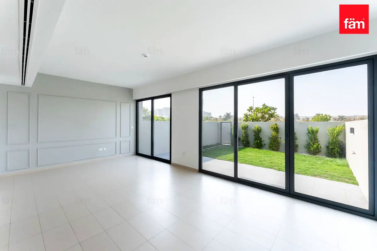 Villa: Family Home I Single Row I Spacious Layout | dubizzle Dubai