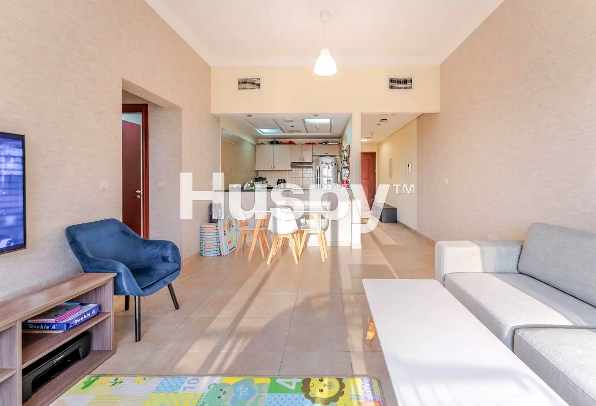 Apartment: Large Layout | Pool View | Mid Floor | dubizzle Dubai