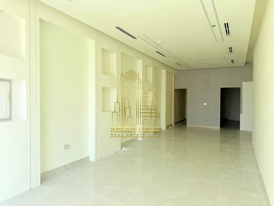 Shop: Premium Shop | Front View | 14-Month Contract | dubizzle Dubai