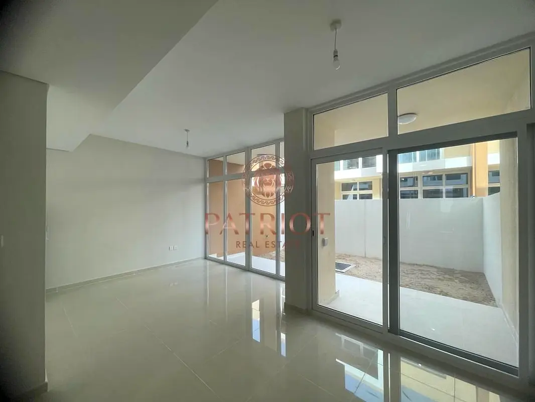 Townhouse: Middle Unit | Near Pool & Park | Open Kitchen | dubizzle Dubai