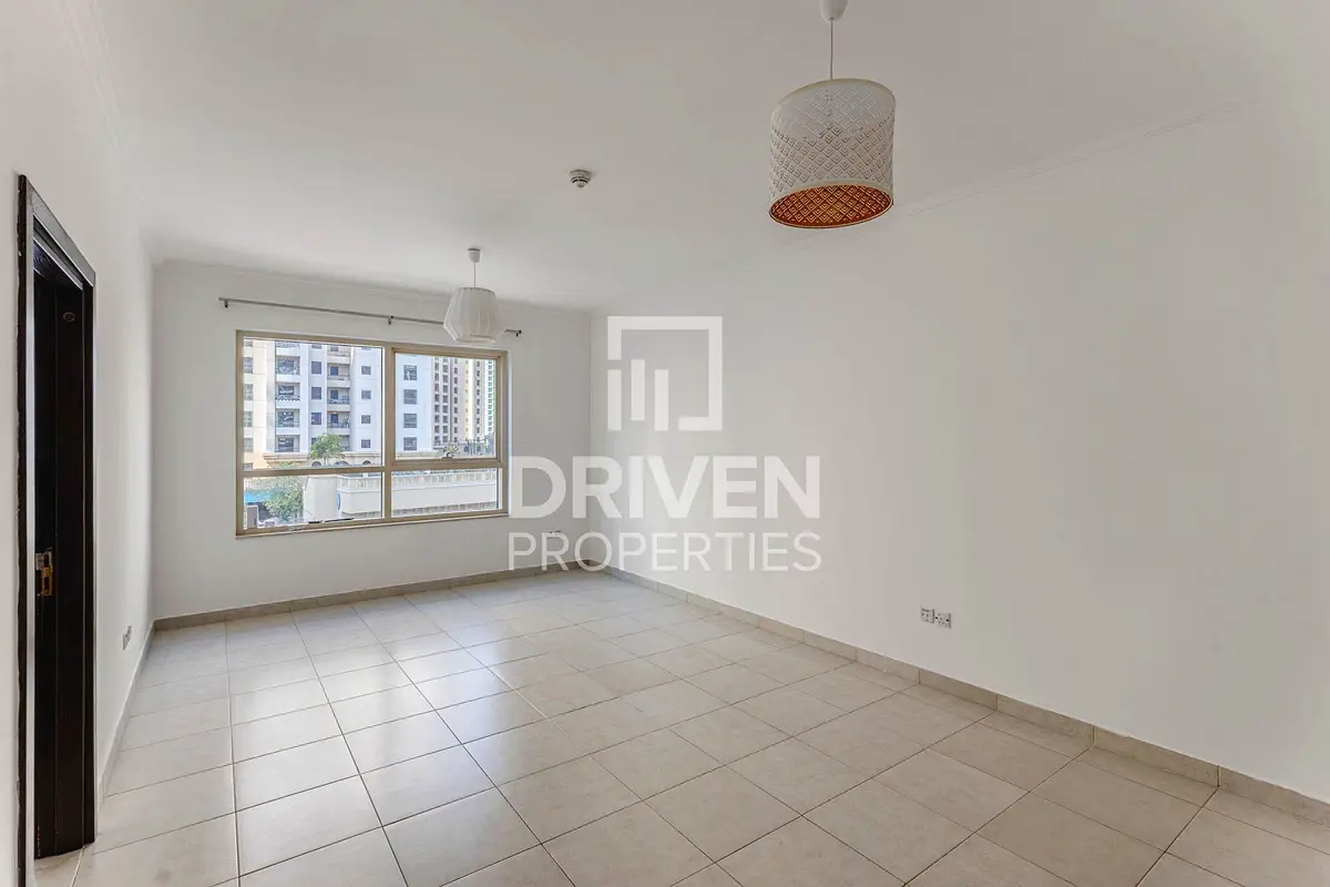 Apartment: Ready to move in | Mid Floor | 4 Cheques Available ...