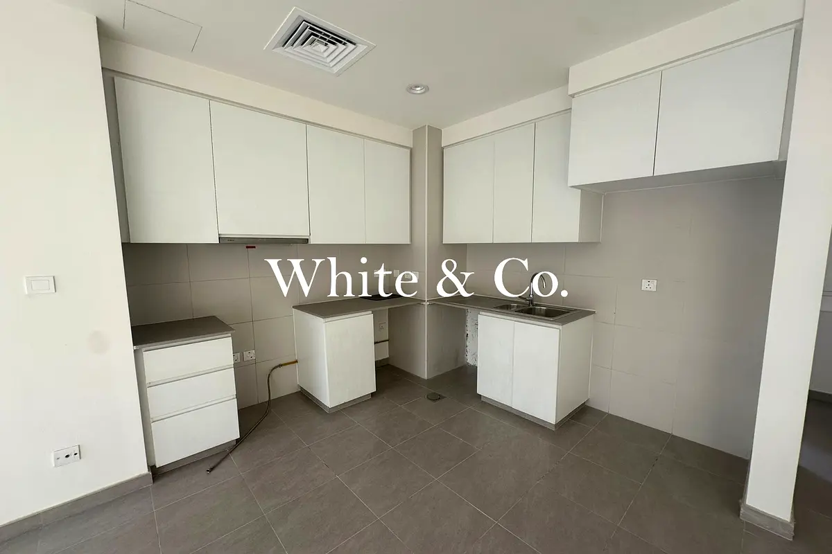 Apartment: Tenanted |Opposite Gym/Pool |Front Balcony | dubizzle Dubai