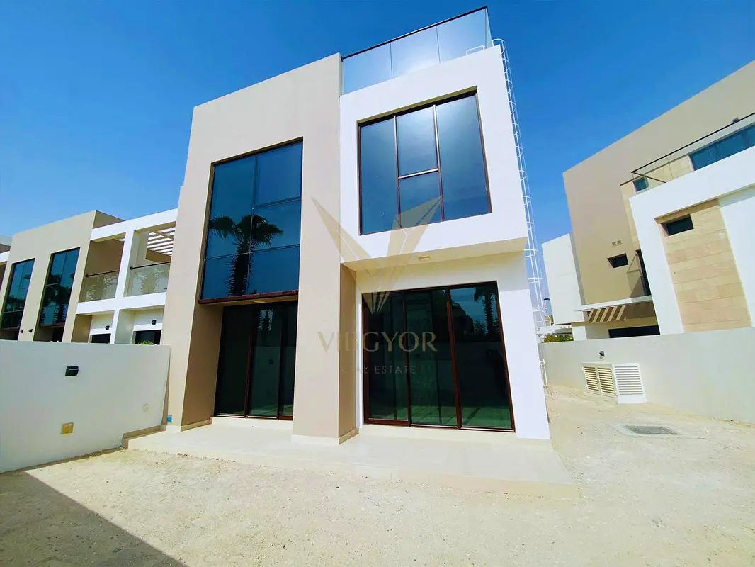 Villa: Spacious 5 BR Corner Villa | Premium Family Living | dubizzle Dubai