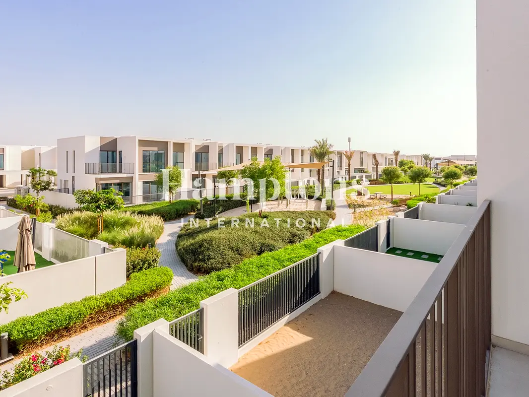 Townhouse: Spacious | Landscaped | Walk to Beach - Pool | dubizzle Dubai