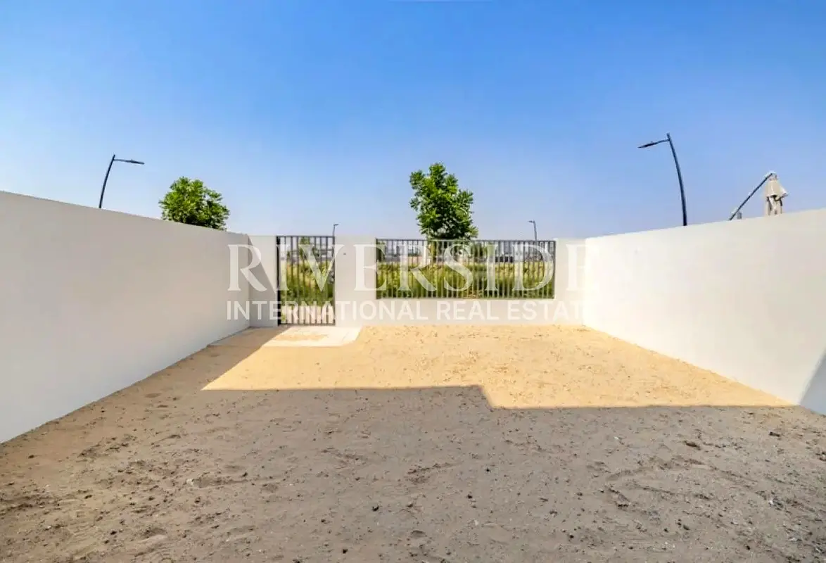 Villa: Single Row | Prime Location | Motivated Seller | dubizzle Dubai