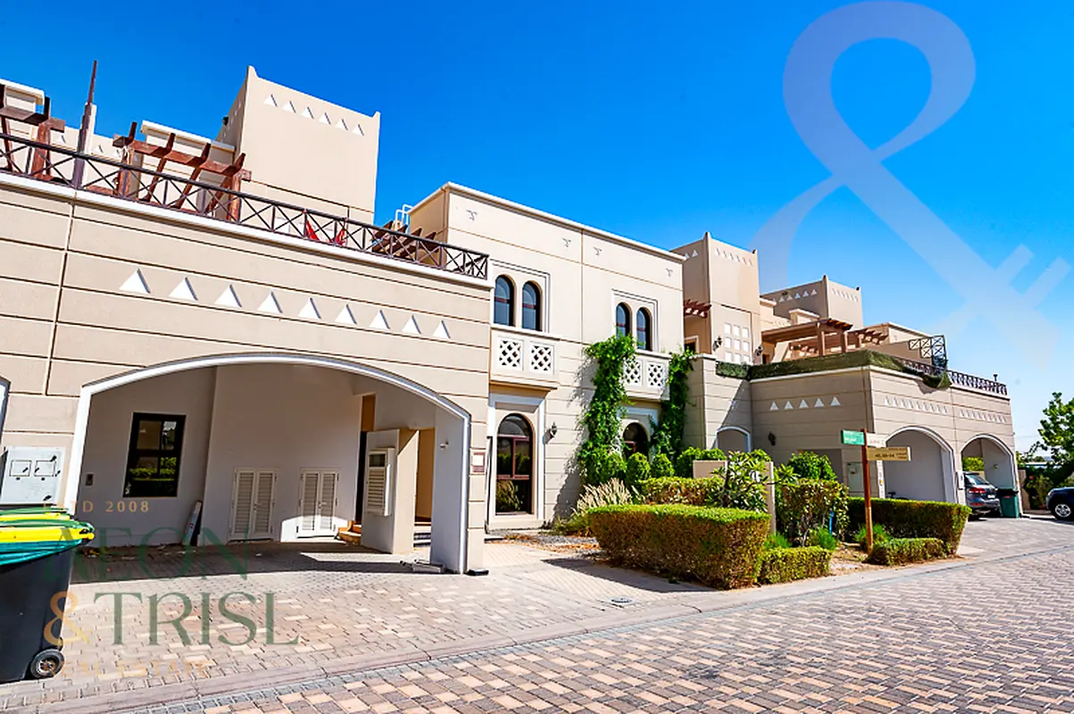 Villa: Spacious Living I 4 Bedroom+Maids I Close to Park | dubizzle Dubai