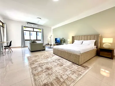 Villa: Massive Room by Mercato Mall | 10 min Walking to The Beach ...