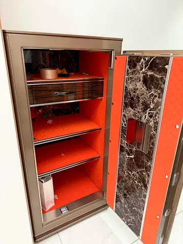 Classifieds: Large safewell , Home/ office locker , industrial ...