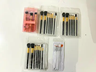Classifieds: New Makeup Brush Sets x5 — Assorted Face Eye Brushes ...