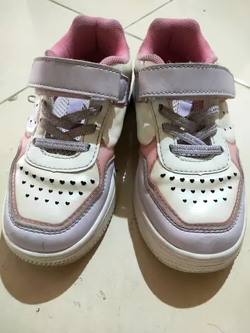 Classifieds: Girls pink white sneakers, size approx 25-26 (used ...