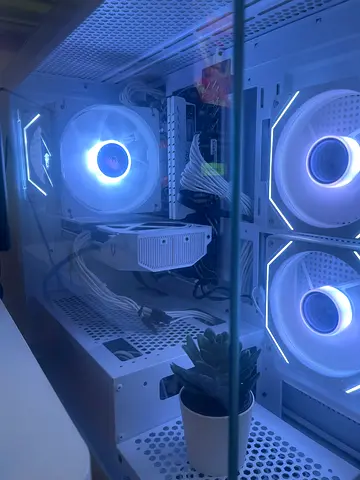Classifieds: High end all white gaming pc | dubizzle Abu Dhabi