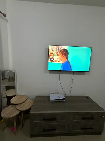 Classifieds: 55 Wall-mounted smart LED TV in good condition (working ...