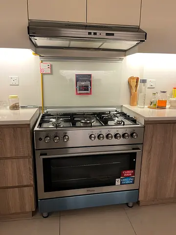 Classifieds: Stainless Steel Freestanding Gas Range Cooker with Large ...