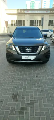 Motors: Nissan Pathfinder SL 2017 American Specs | dubizzle Dubai