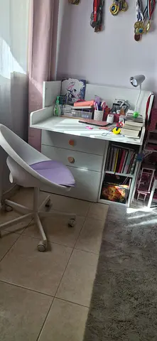 إعلانات مبوبة: White Study Desk with Drawer Unit and Ergonomic Chair ...