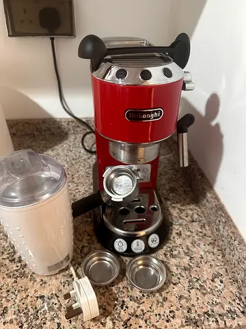 Classifieds: Espresso machine Delonghi dedica+grinder | dubizzle Abu Dhabi