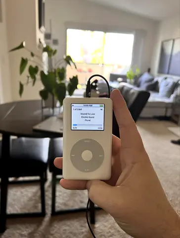 Classifieds: Apple ipod classic 4th generation | dubizzle Sharjah