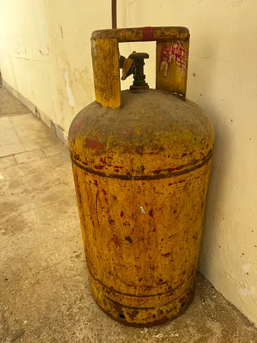 Classifieds: Used LPG Gas Cylinder (Empty) - Heavy Duty, Rusted ...