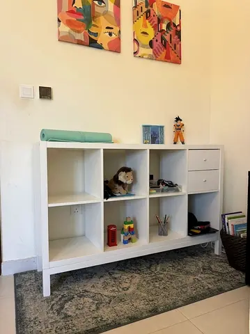 Classifieds: Kids’ Shelf (white, 8-cube) + Stand | dubizzle Dubai