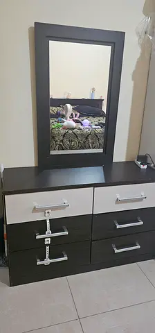 Classifieds: Modern Two-Tone Dressing Table with Large Mirror ...